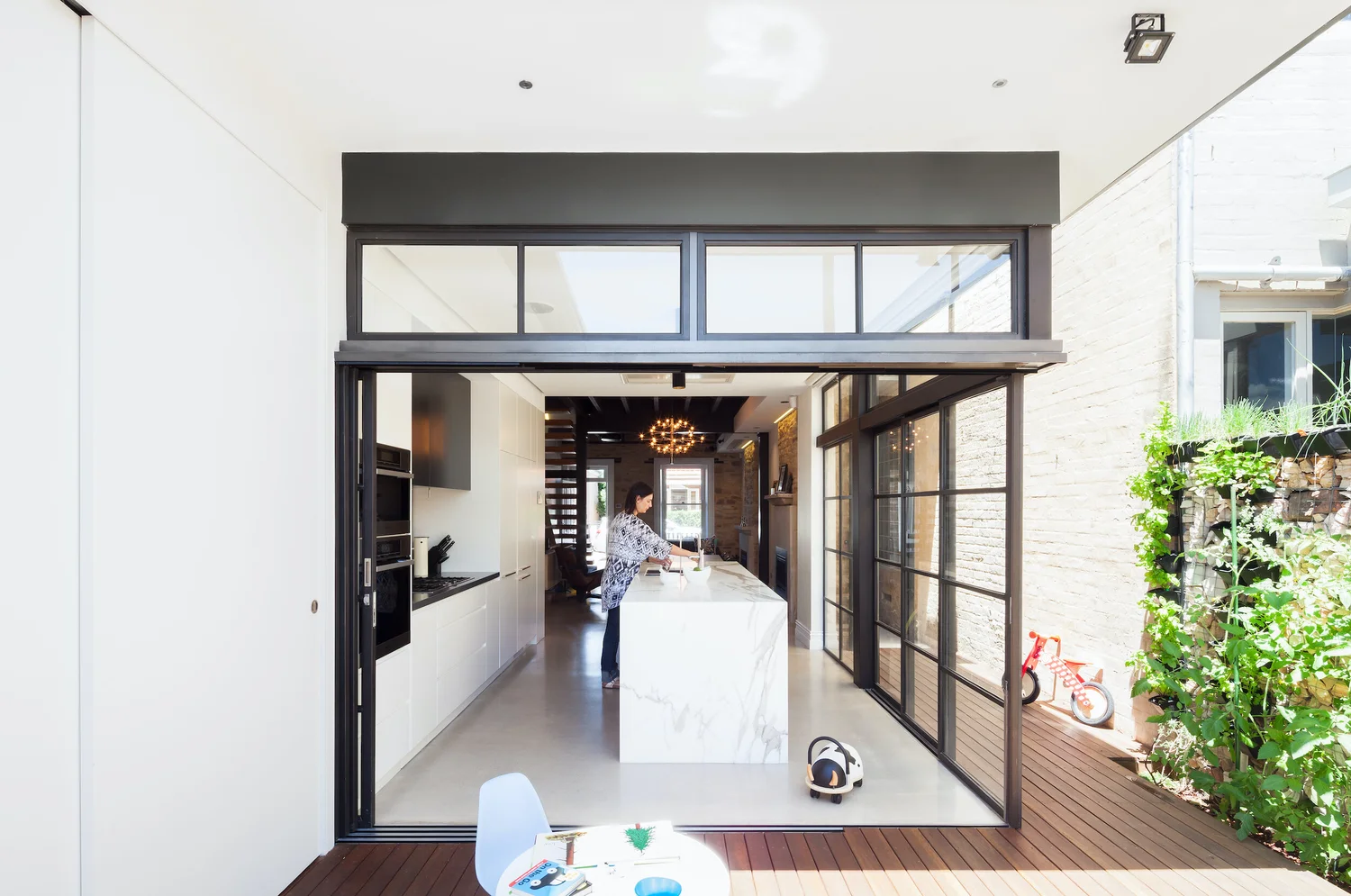 PARTY WALL HOUSE — Mark Szczerbicki Design Studio