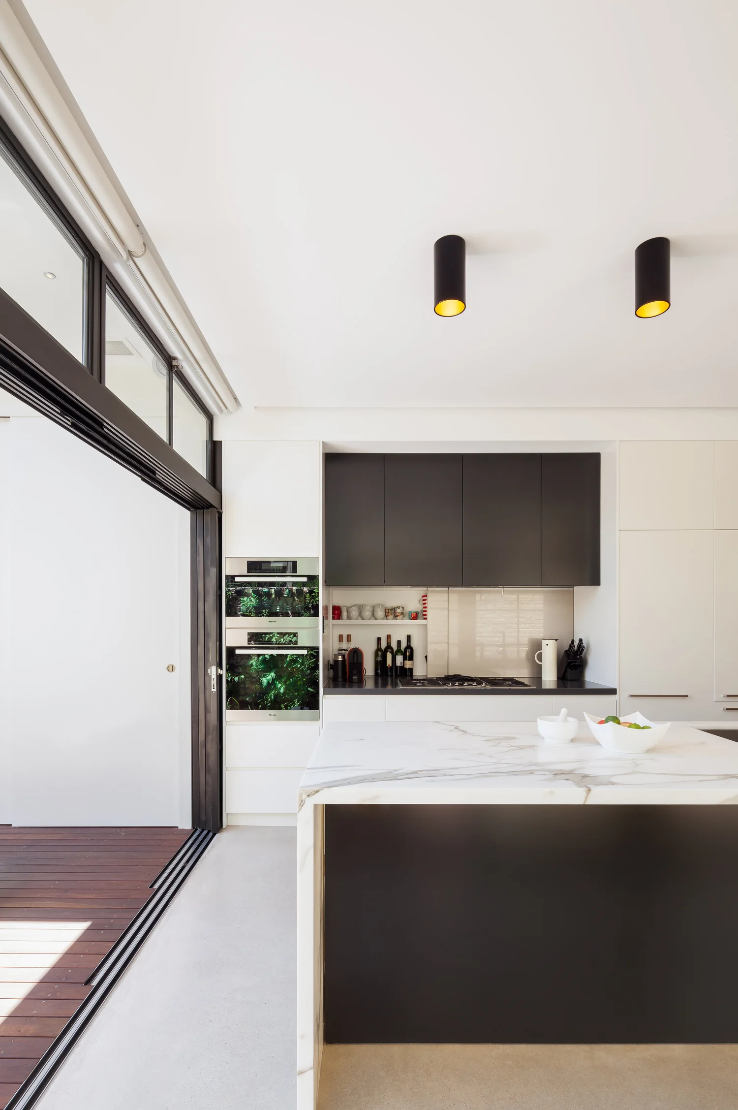 PARTY WALL HOUSE — Mark Szczerbicki Design Studio