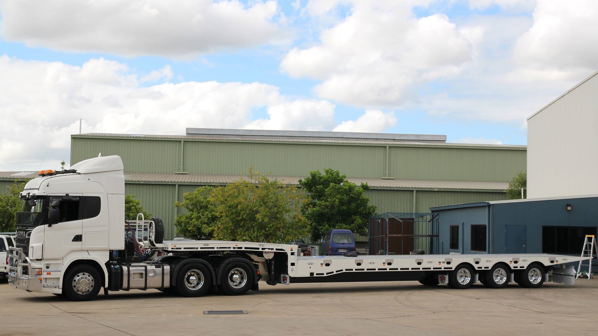 Tilt 'N' Slides — Tuff Trailers