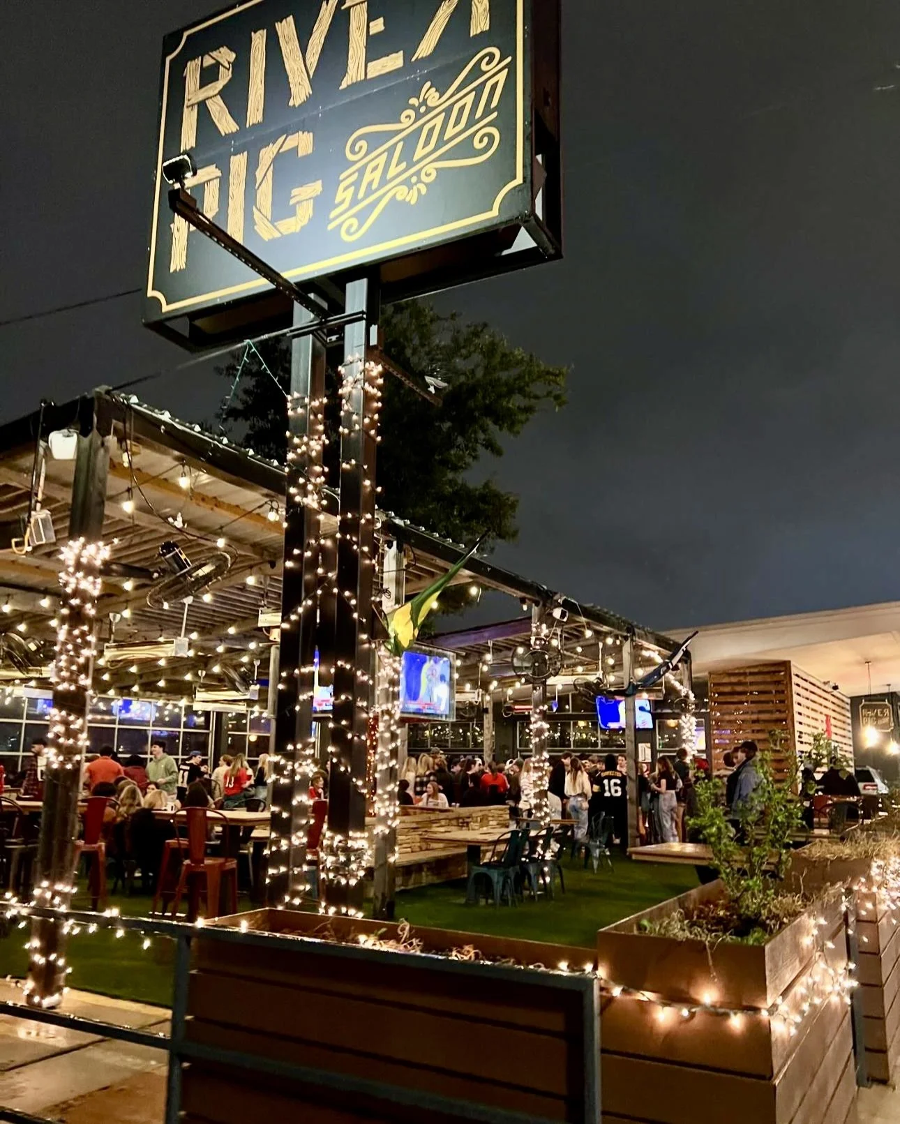 Dallas — River Pig Saloon