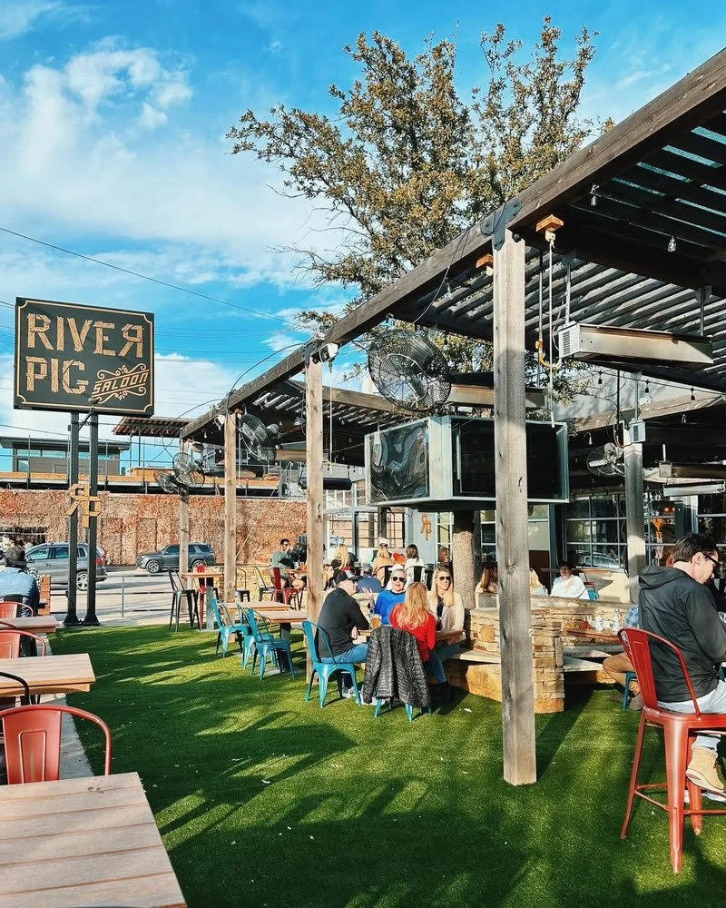 Dallas — River Pig Saloon