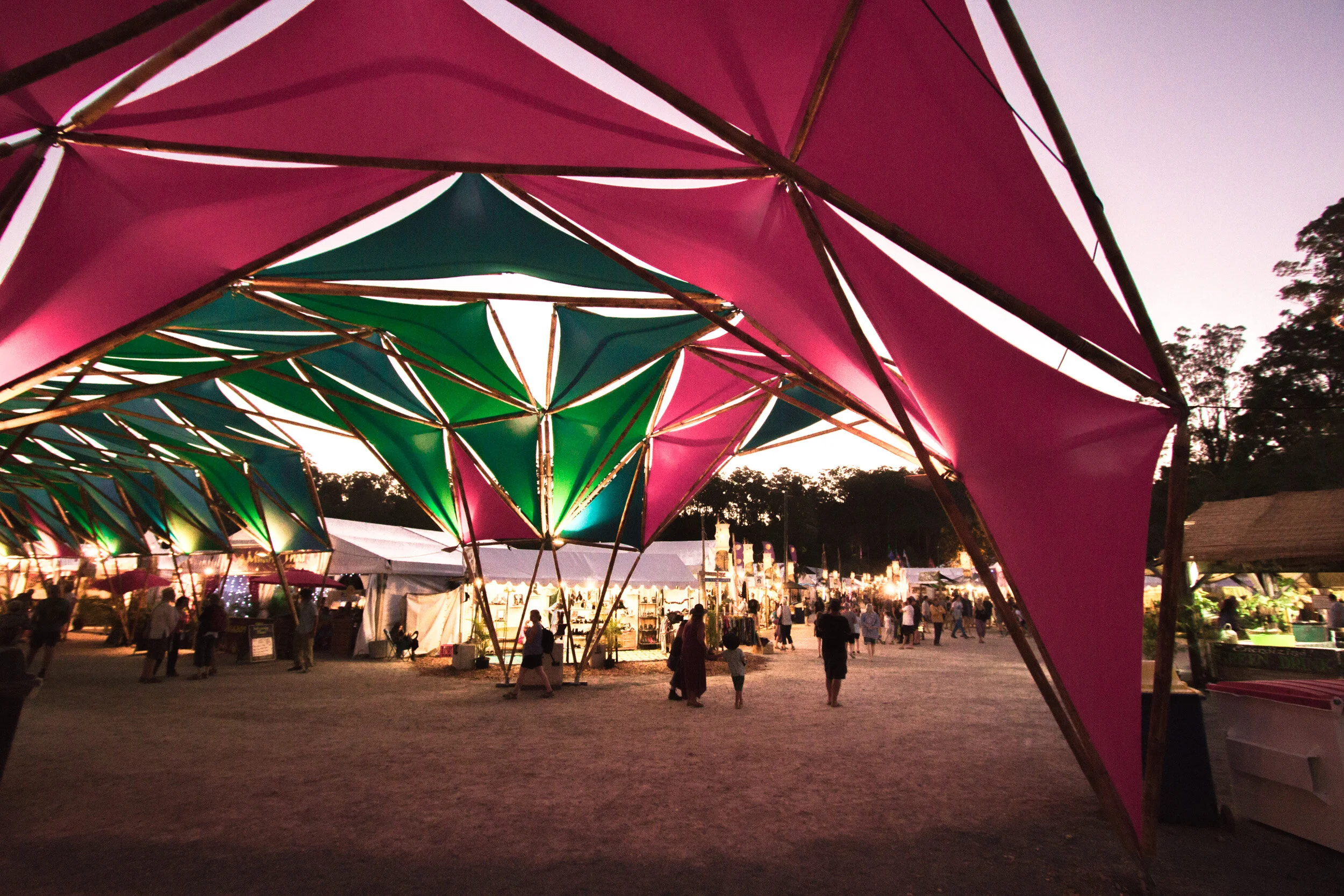 Shade parade II — Cave Urban