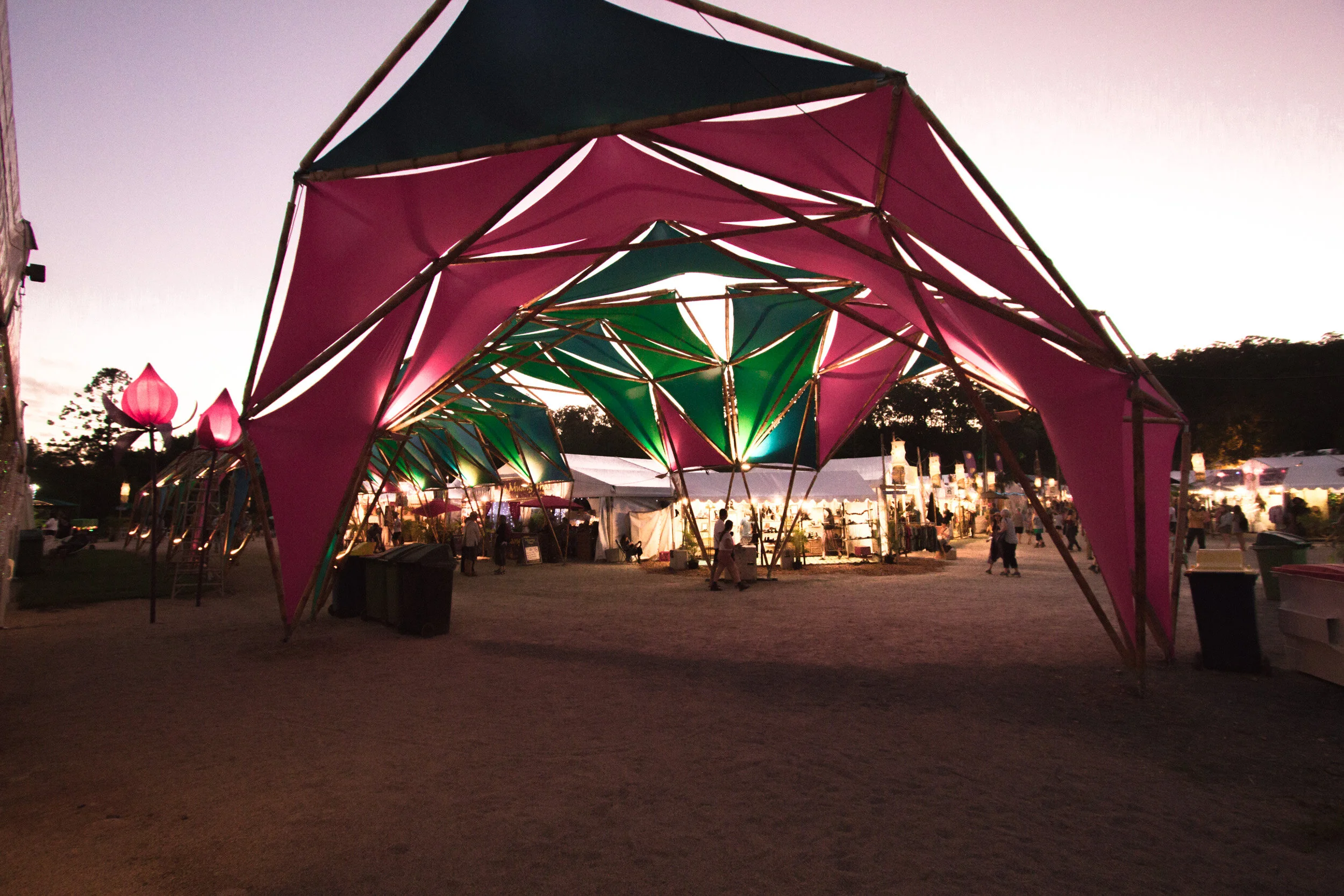 Shade parade II — Cave Urban