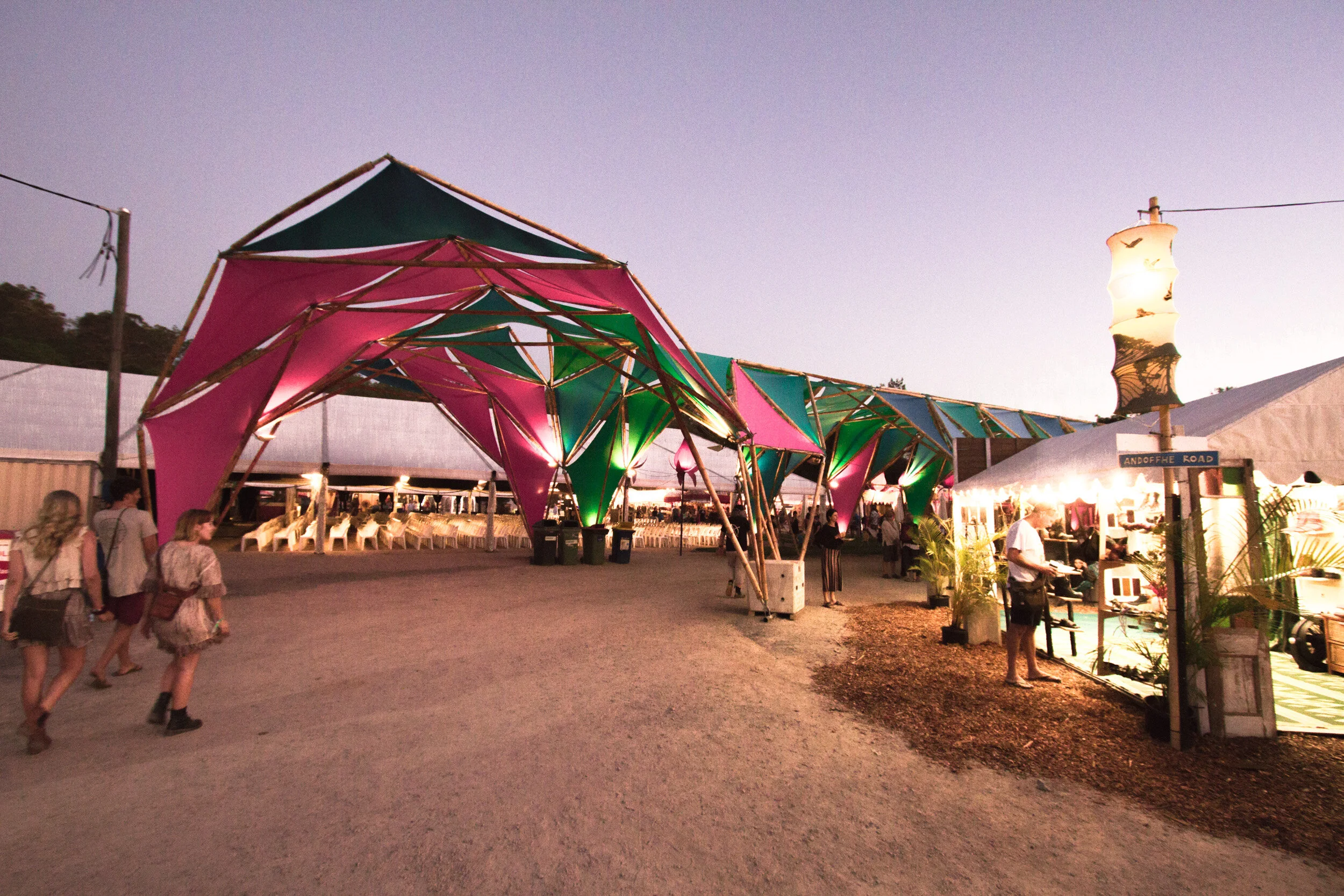 Shade parade II — Cave Urban