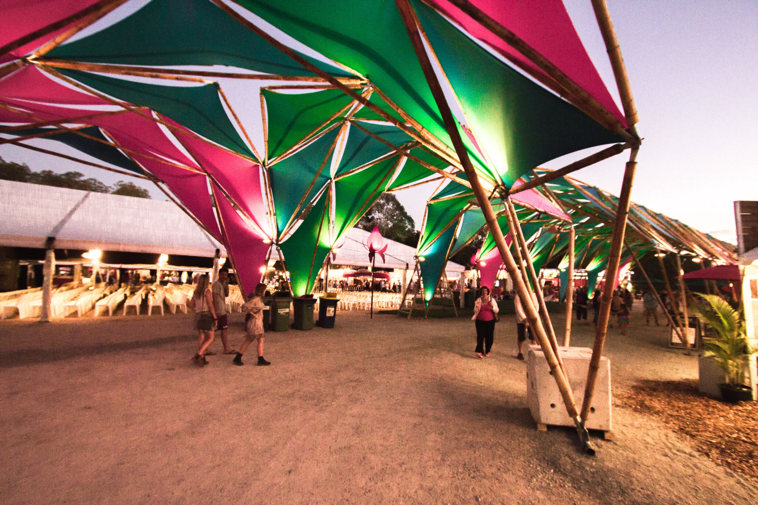 Shade parade II — Cave Urban