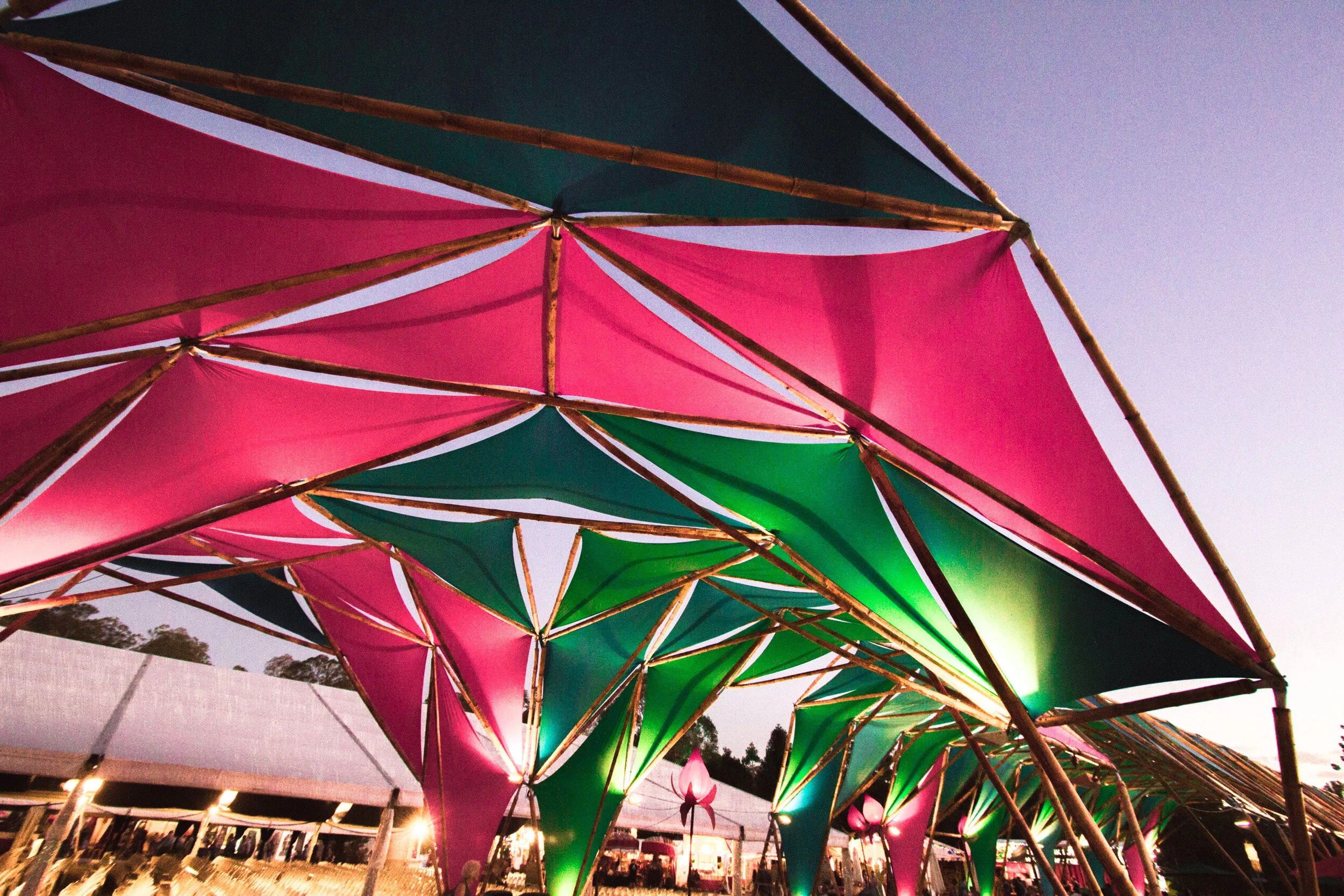 Shade parade II — Cave Urban