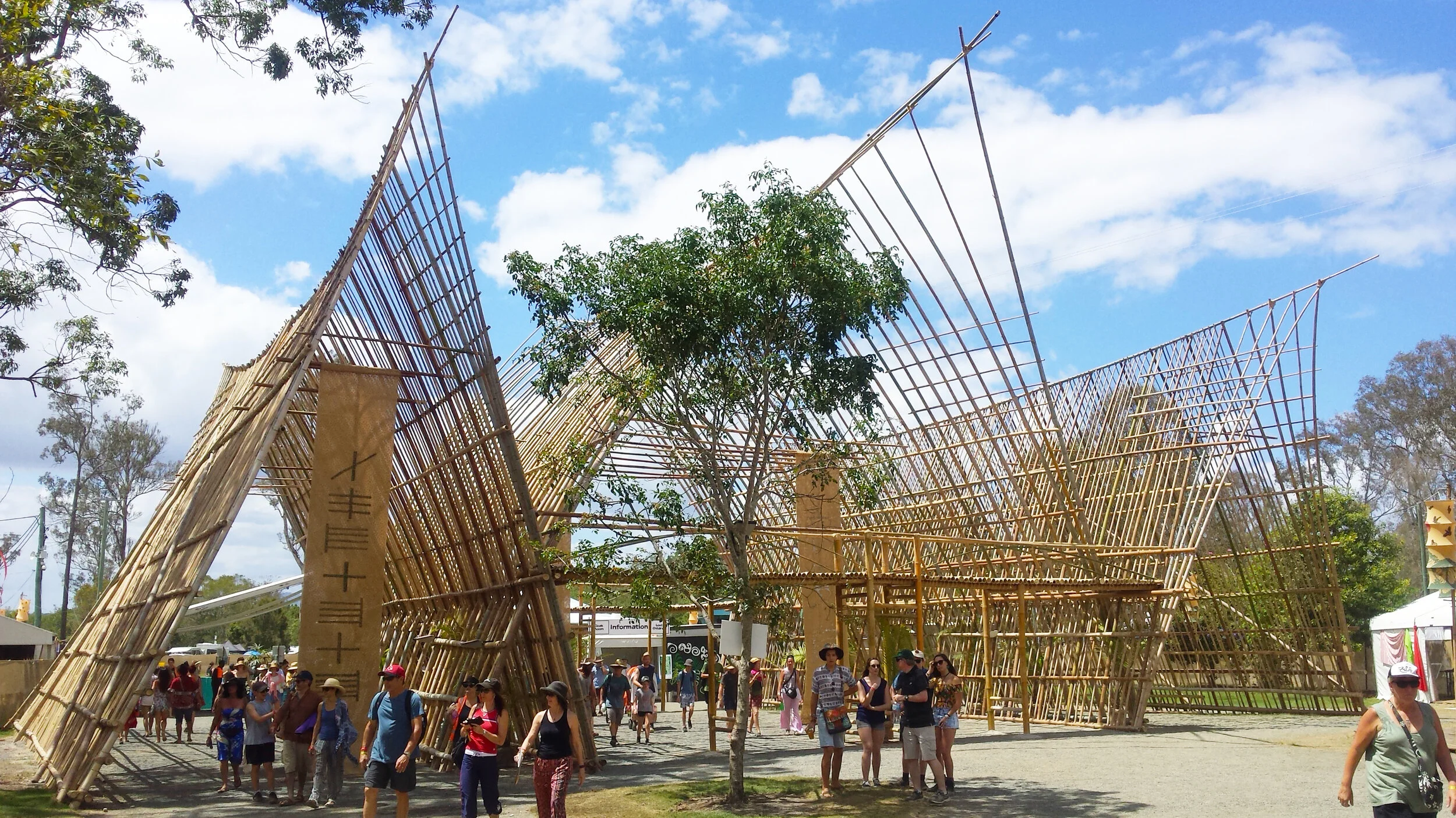 Makassan w. Amir Rabik — Cave Urban