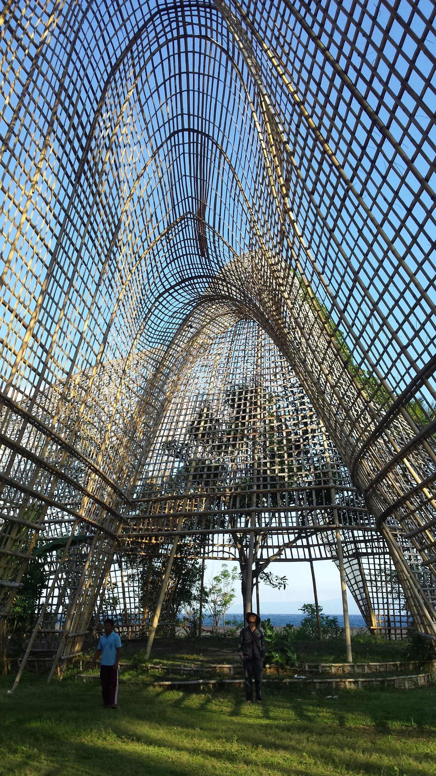 Makassan w. Amir Rabik — Cave Urban