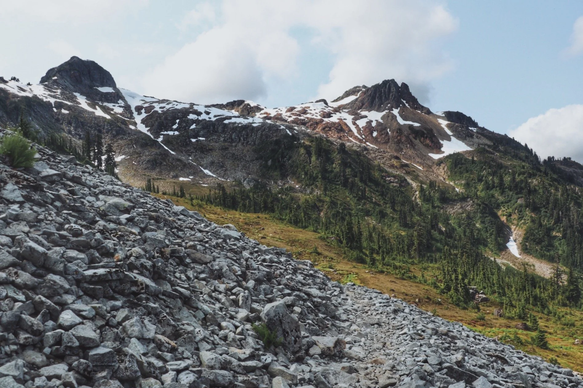 Cynthia & Tex: PNW Hiking and Outdoor Adventures — Hiking the Lake Ann ...