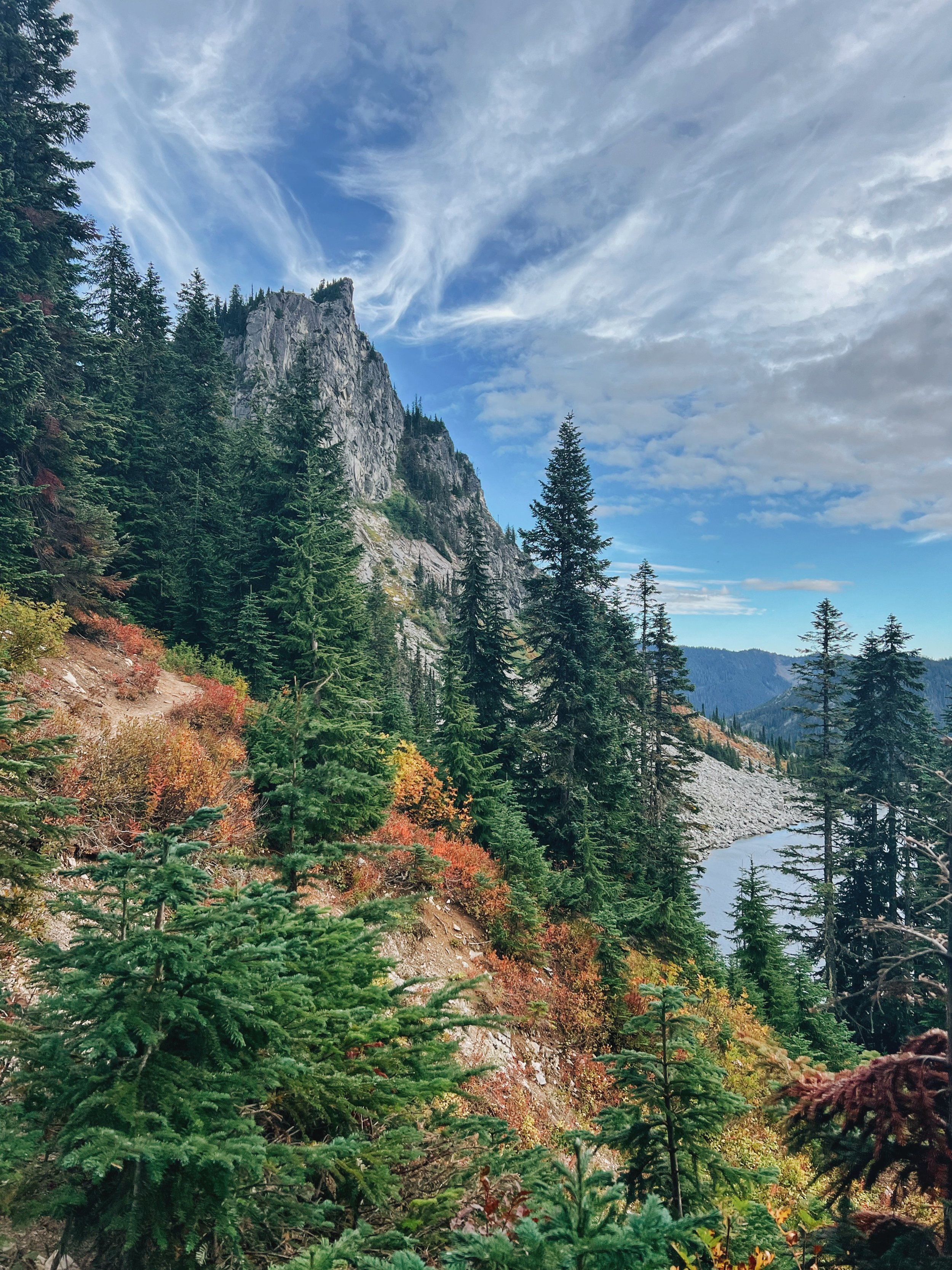Cynthia & Tex: PNW Hiking and Outdoor Adventures — Hiking Lake Valhalla ...