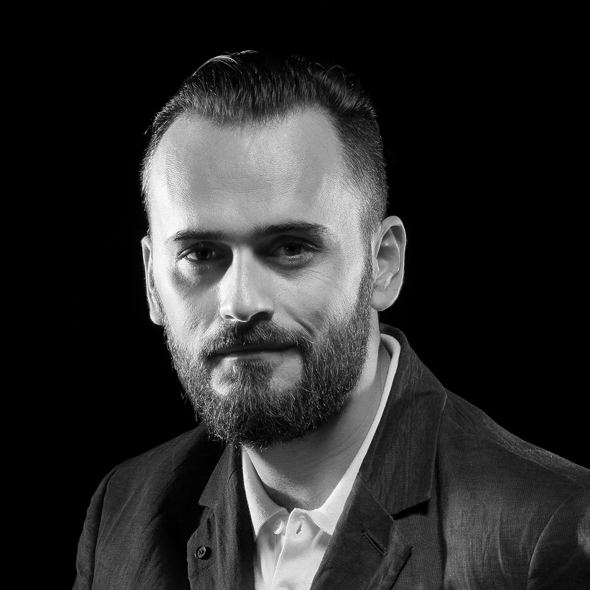 INTERNATIONAL VISUAL IDENTITY AWARDS