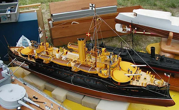 Building the HMS Thunderchild — -Kansas City Kit Company-