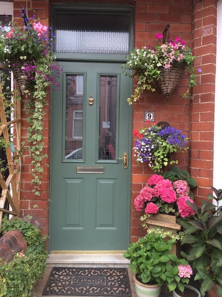 Unlock Good Luck & Prosperity: The Feng Shui Benefits of a Green Front ...