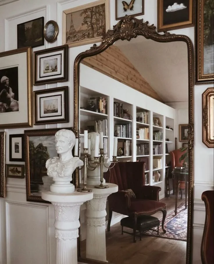 How to Create a Dreamy Gallery Wall That Would Make Nancy Meyers Proud ...