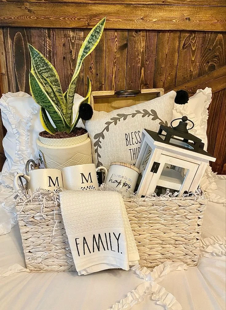 How to put together a housewarming gift basket ( 14+ creative ideas ...