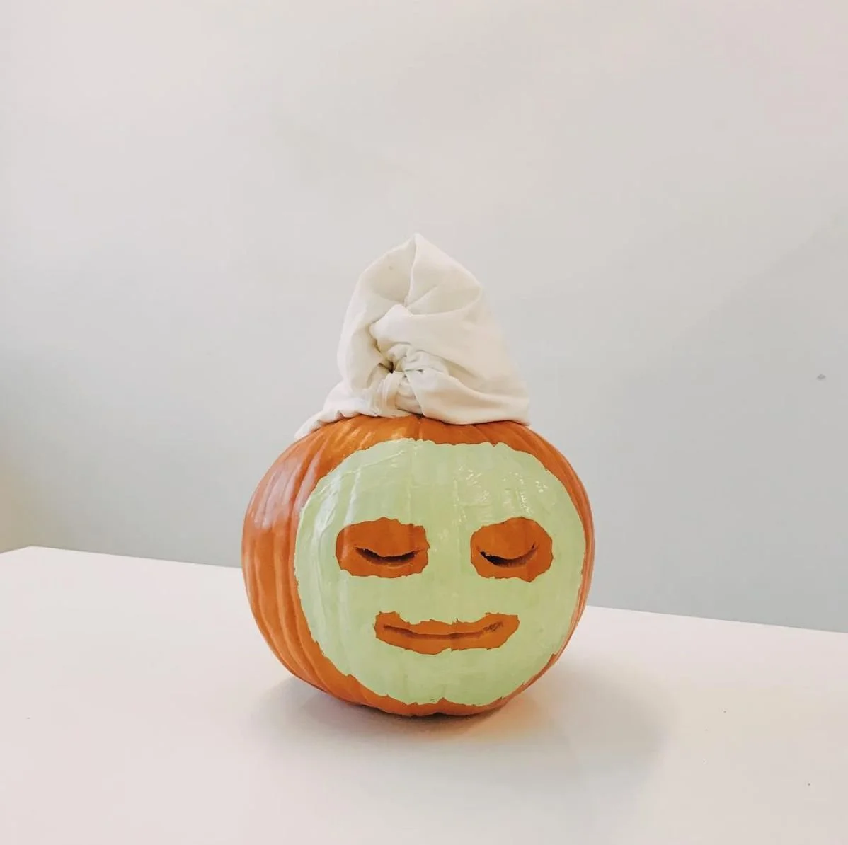 23+ Seriously Chic No Carve Pumpkin Decorating Ideas — ASHLINA KAPOSTA