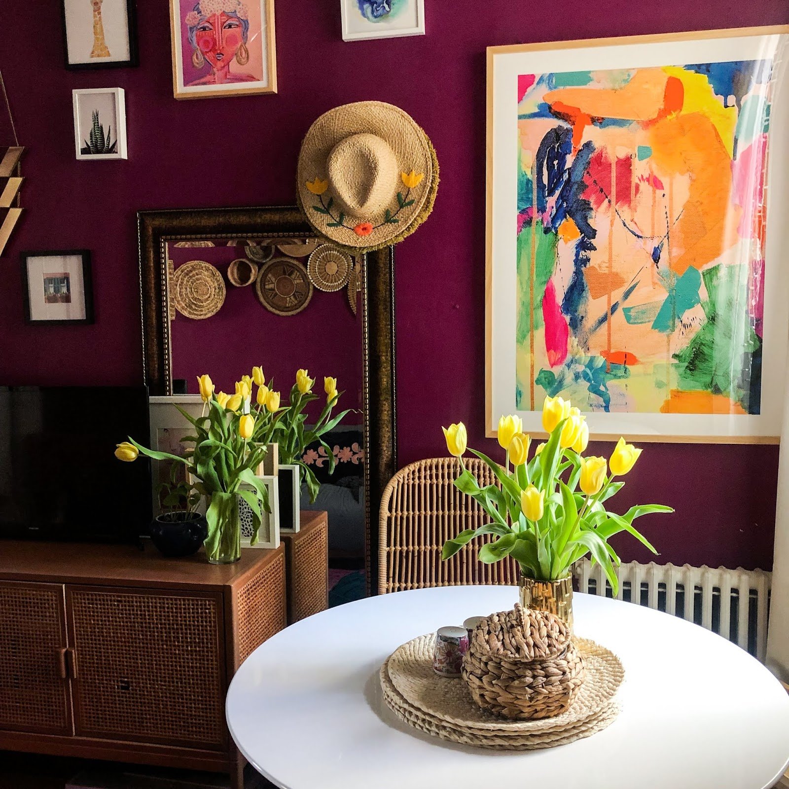21 Bright and Colorful Breakfast Nooks That Will Boost Your Dopamine In ...