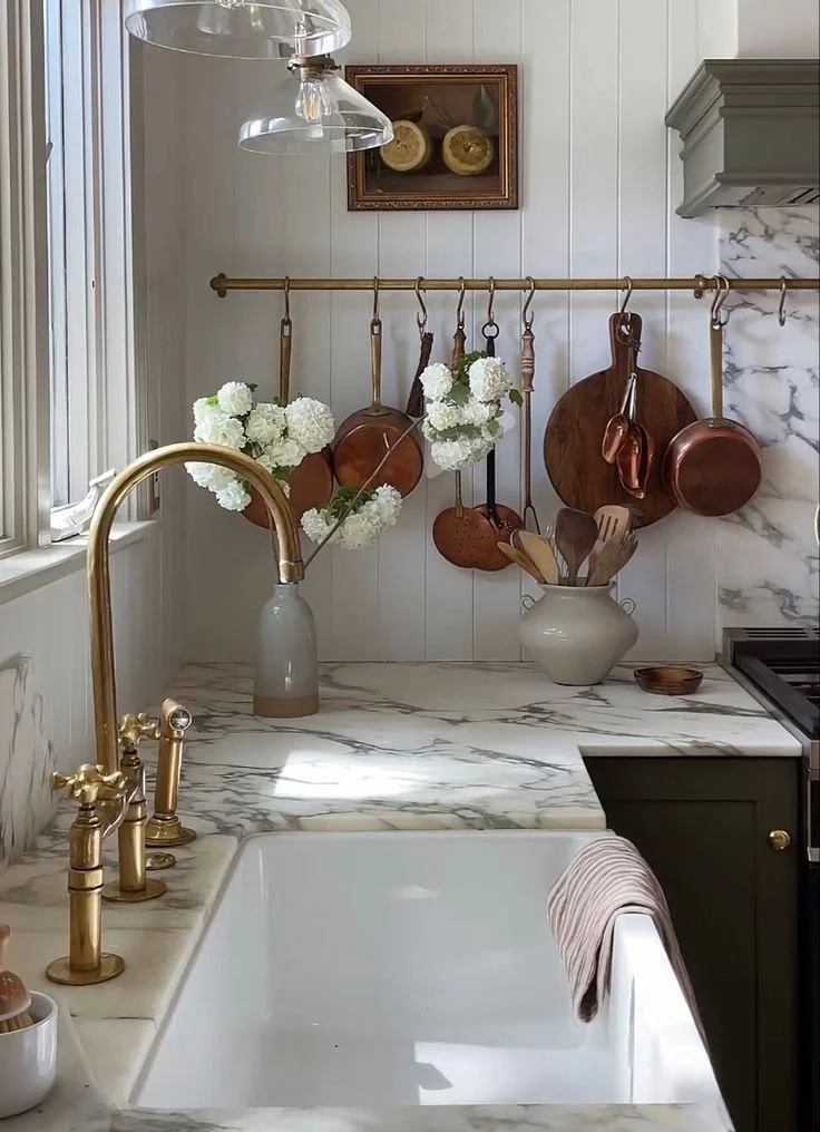 23+ inspiring ways to decorate with copper and mixed metallics in the ...