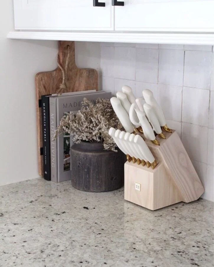 22 Calming Kitchen Countertop Corner Styling Ideas For The Neutral ...