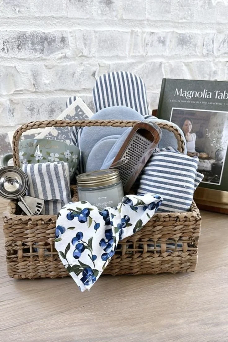 How to put together a housewarming gift basket ( 14+ creative ideas ...
