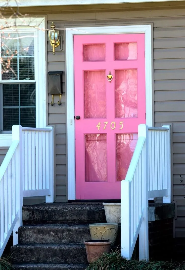 15+ Pink Front Door Ideas That Will Instantly Upgrade Your Home’s Curb ...