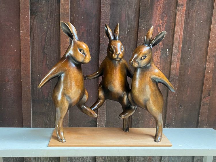 Royal Hip Hop - bronze by Georgia Gerber — Rob Schouten Gallery ...