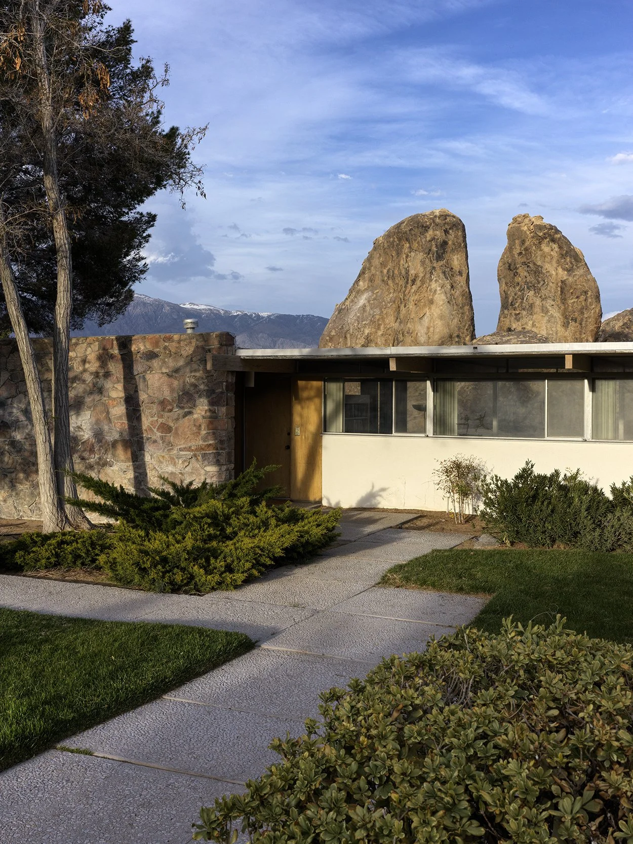 KELLY LYNCH + MITCH GLAZER: The Oyler House, a gem by Richard Neutra ...