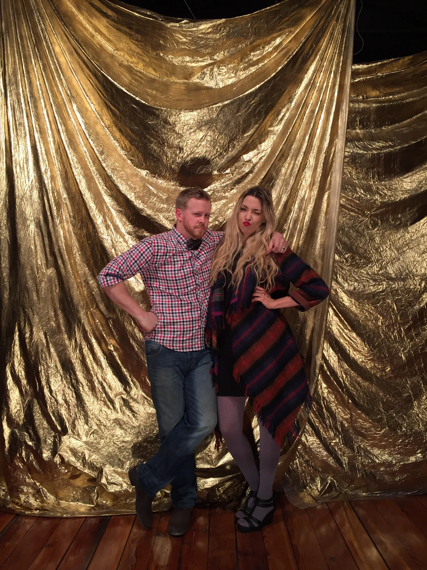 Super fast, incredibly cheap gold backdrop! — Handy Dandy Productions
