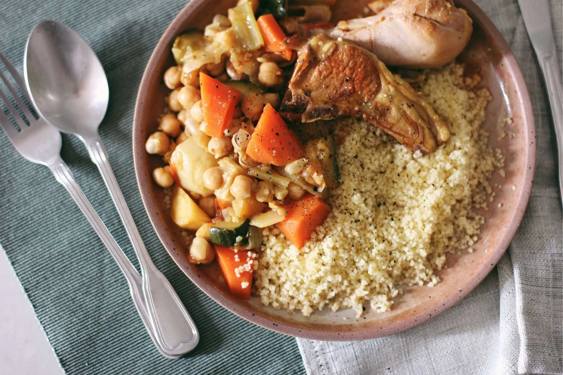 Couscous poulet & agneau — the flying flour.