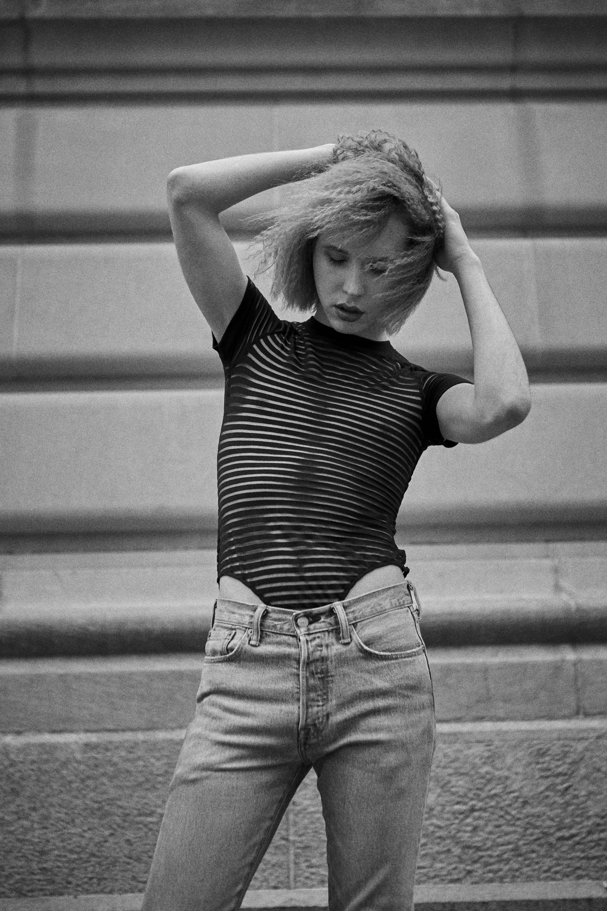 FASHION — KENNETH MORTON