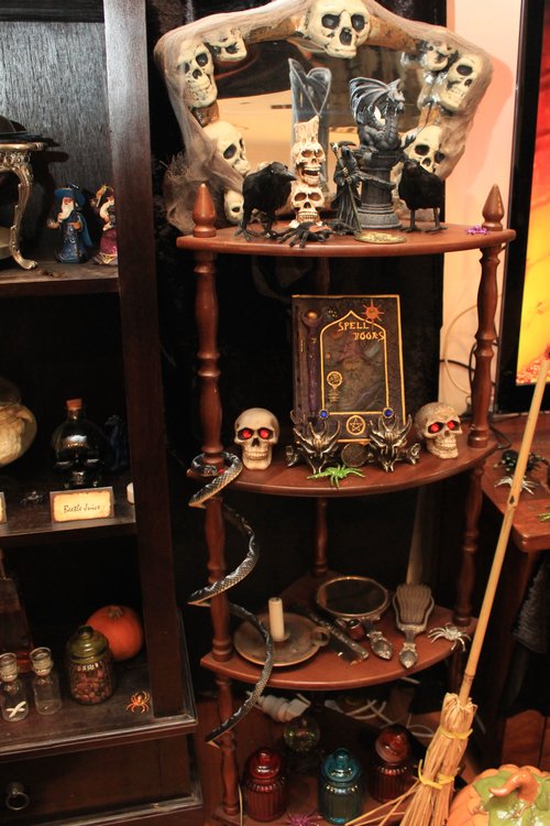 Halloween Witch Party - How to Create a Witch's House with Free ...