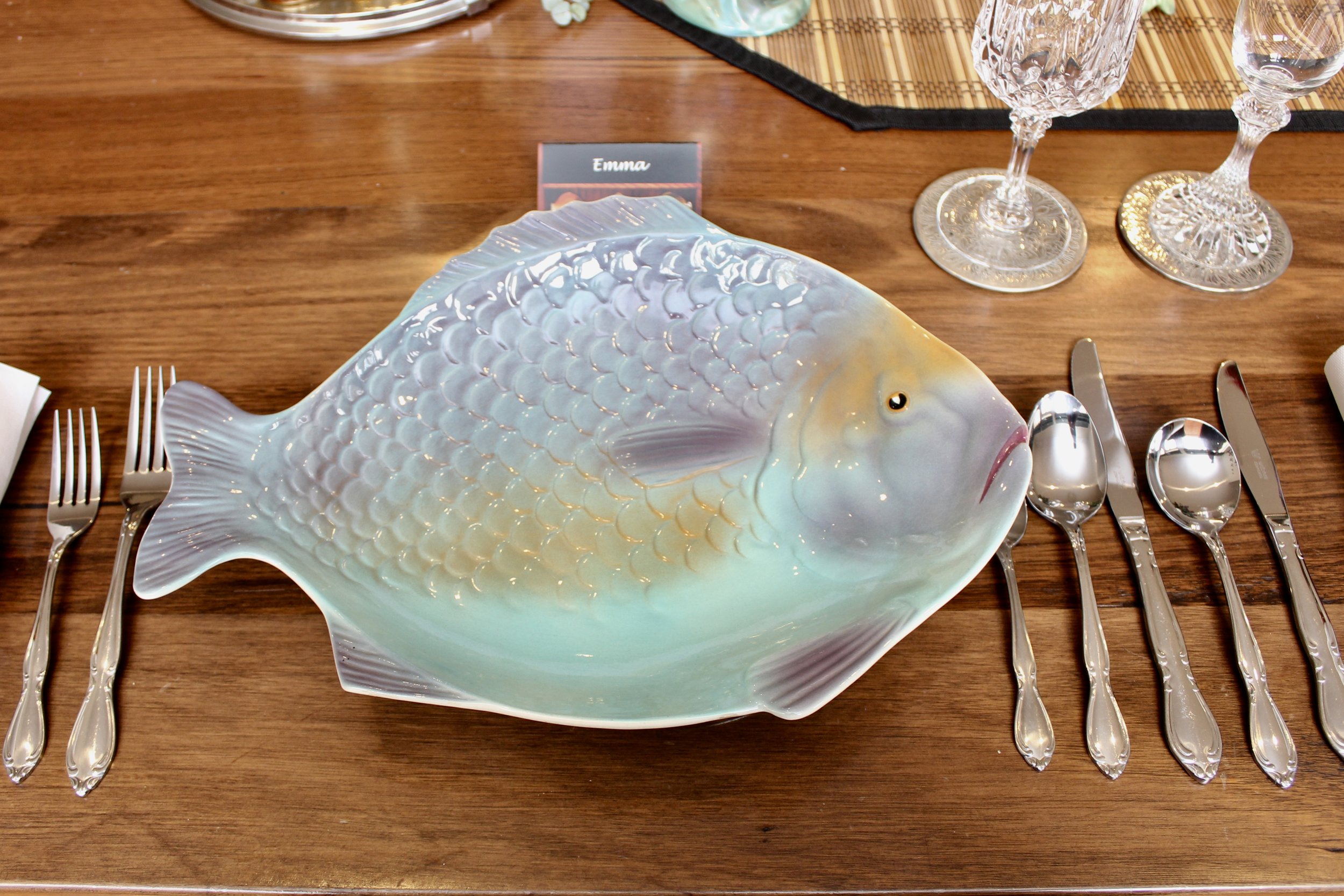 Seafood Dinner Party with Vintage Fish Dinner Service — Chic Party Ideas