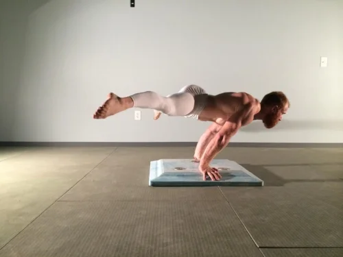 Common Handstand Mistakes: The Mini Planche — Yuri Marmerstein