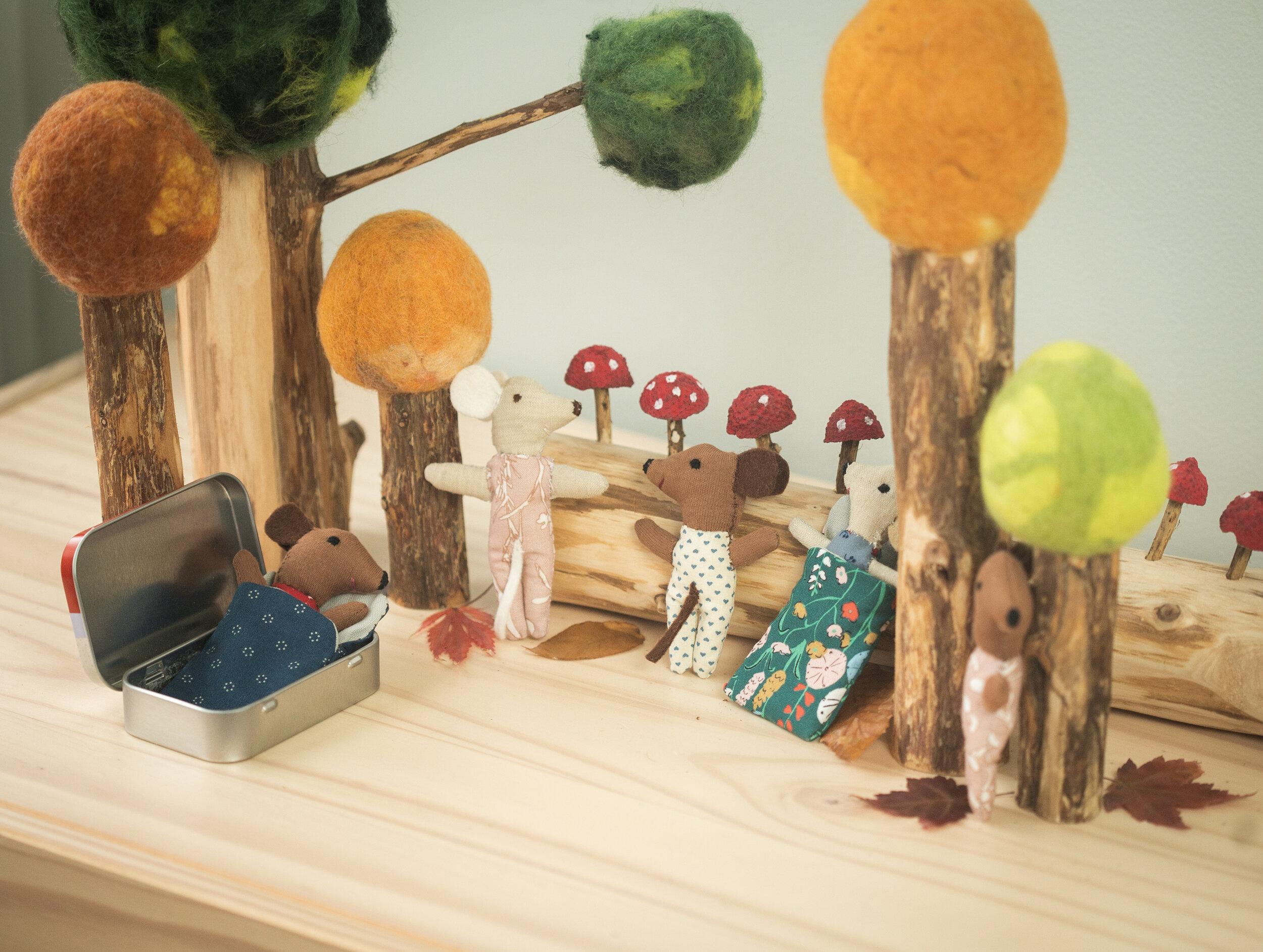 Mouse in a Tin with a FREE Pattern | @Niños.and.Nature — mini style