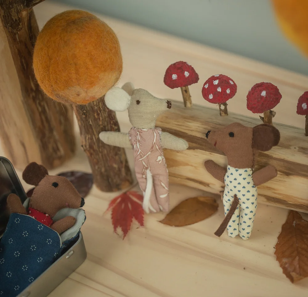 Mouse in a Tin with a FREE Pattern | @Niños.and.Nature — mini style