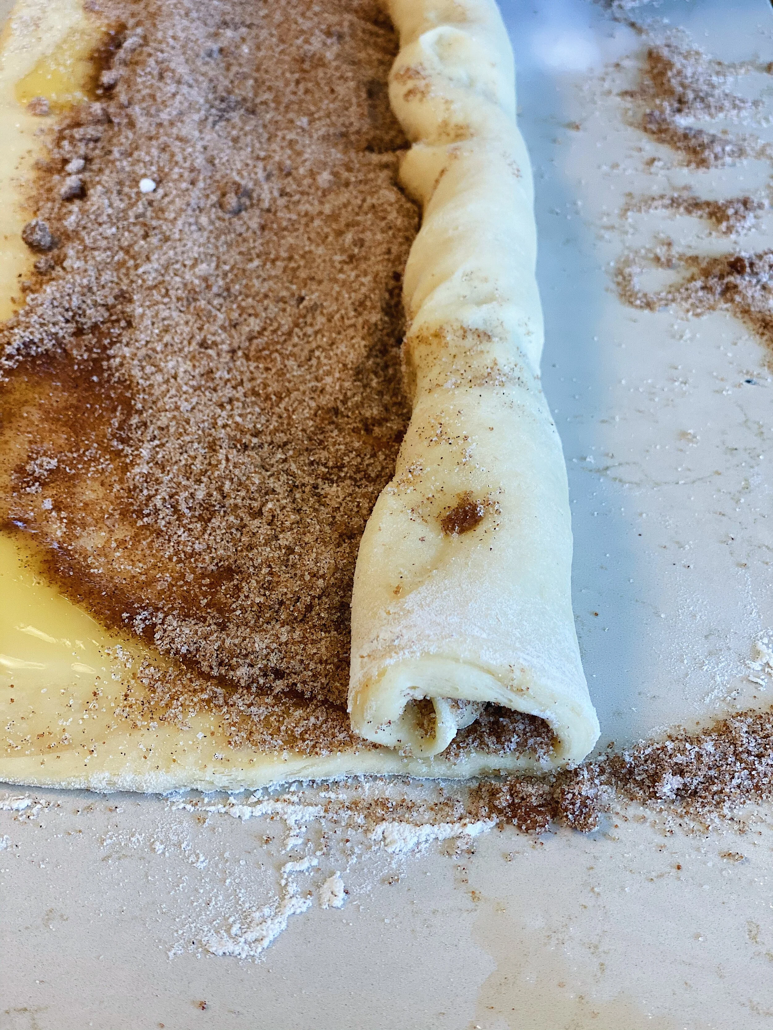 SOUTHERN KITCHEN CINNAMON ROLLS — 600 ACRES