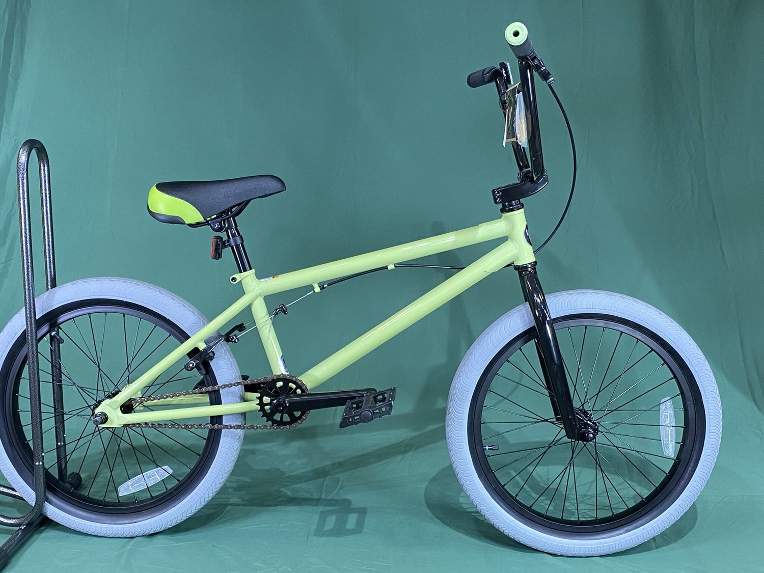 Premium Products Bmx Logo