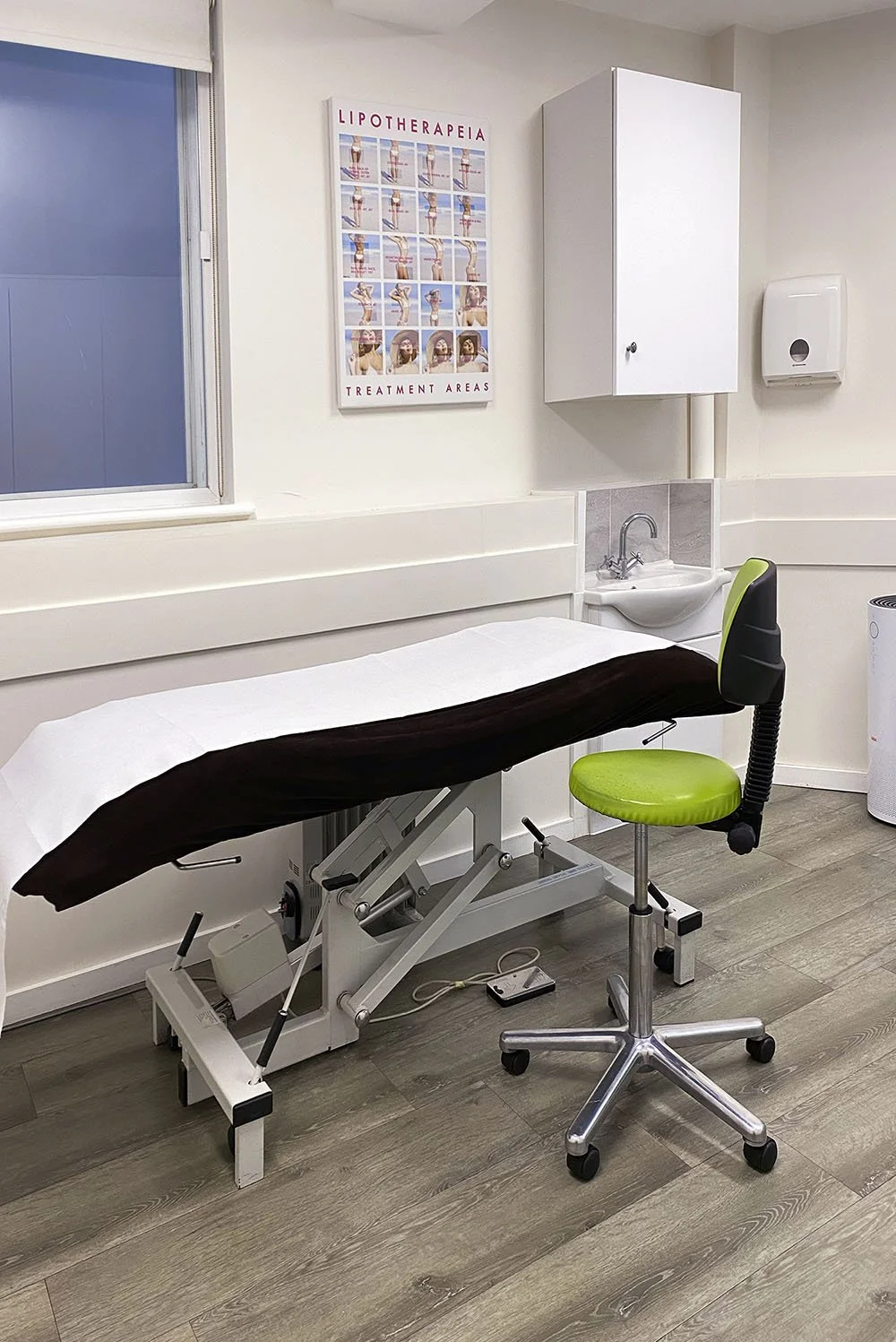 Treatment/therapy room to rent in Marylebone, London, W1 - Advanced ...