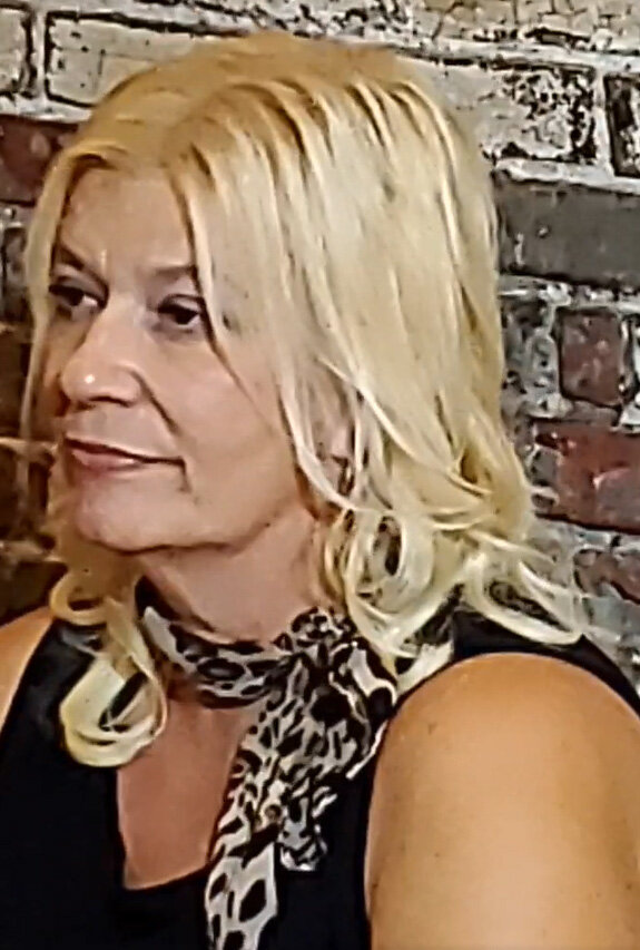 The Pretentious Cleveland Portrait Artists drawing Merideth Manson ...