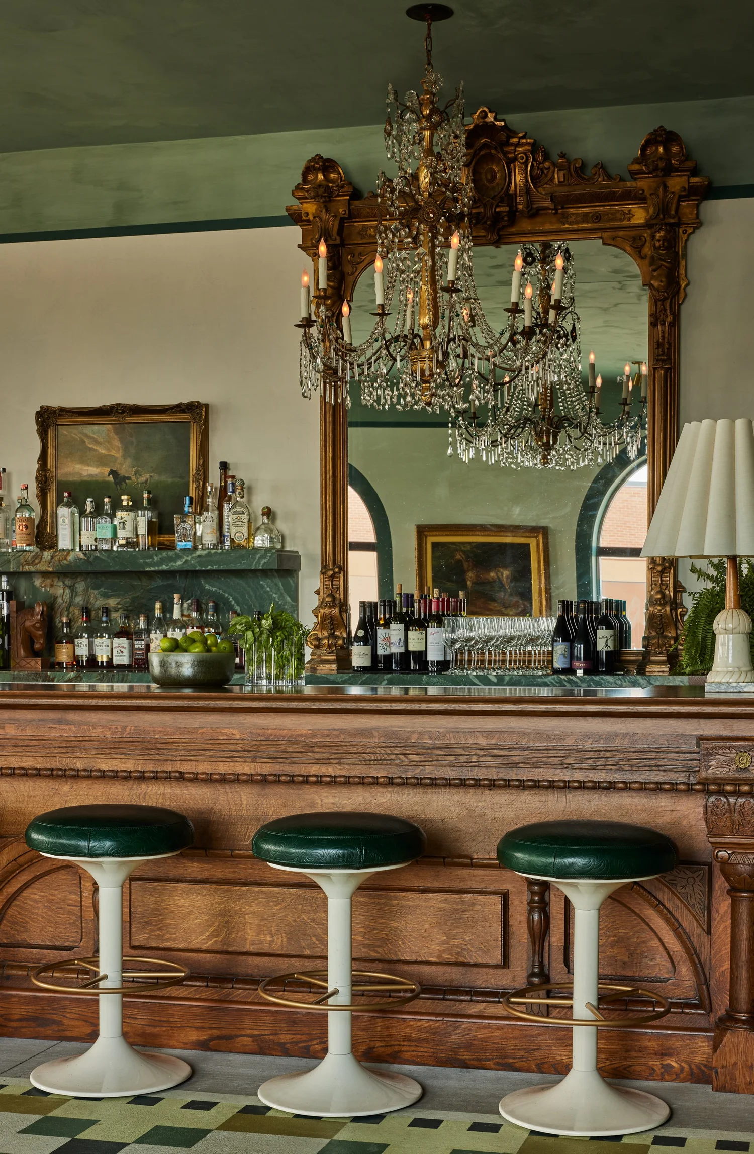 BAR GENEVIEVE