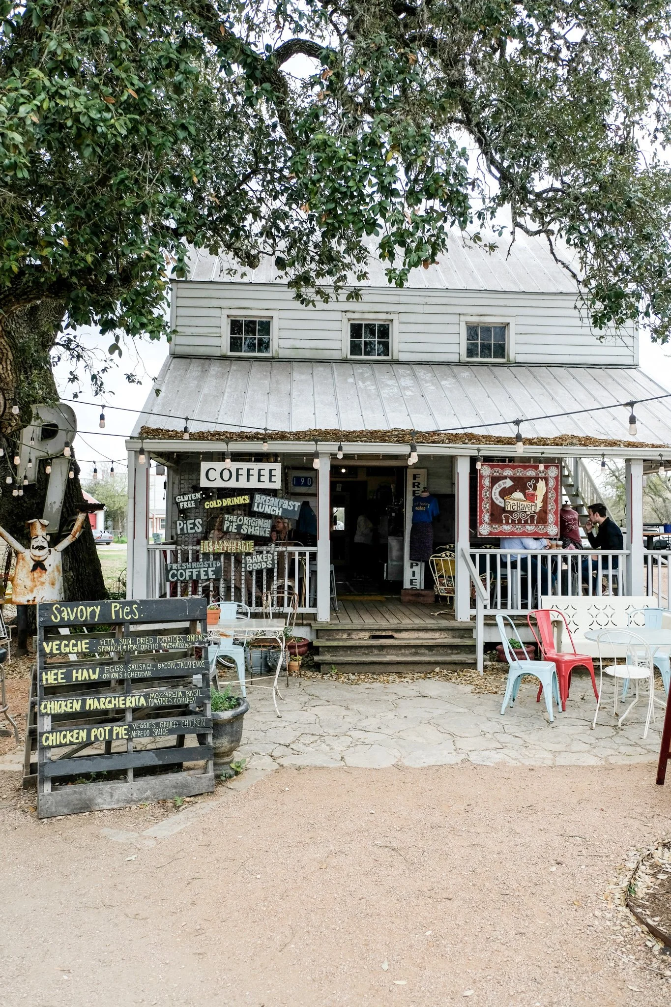 Guide to Round Top Antiques Week — The Vintage Round Top