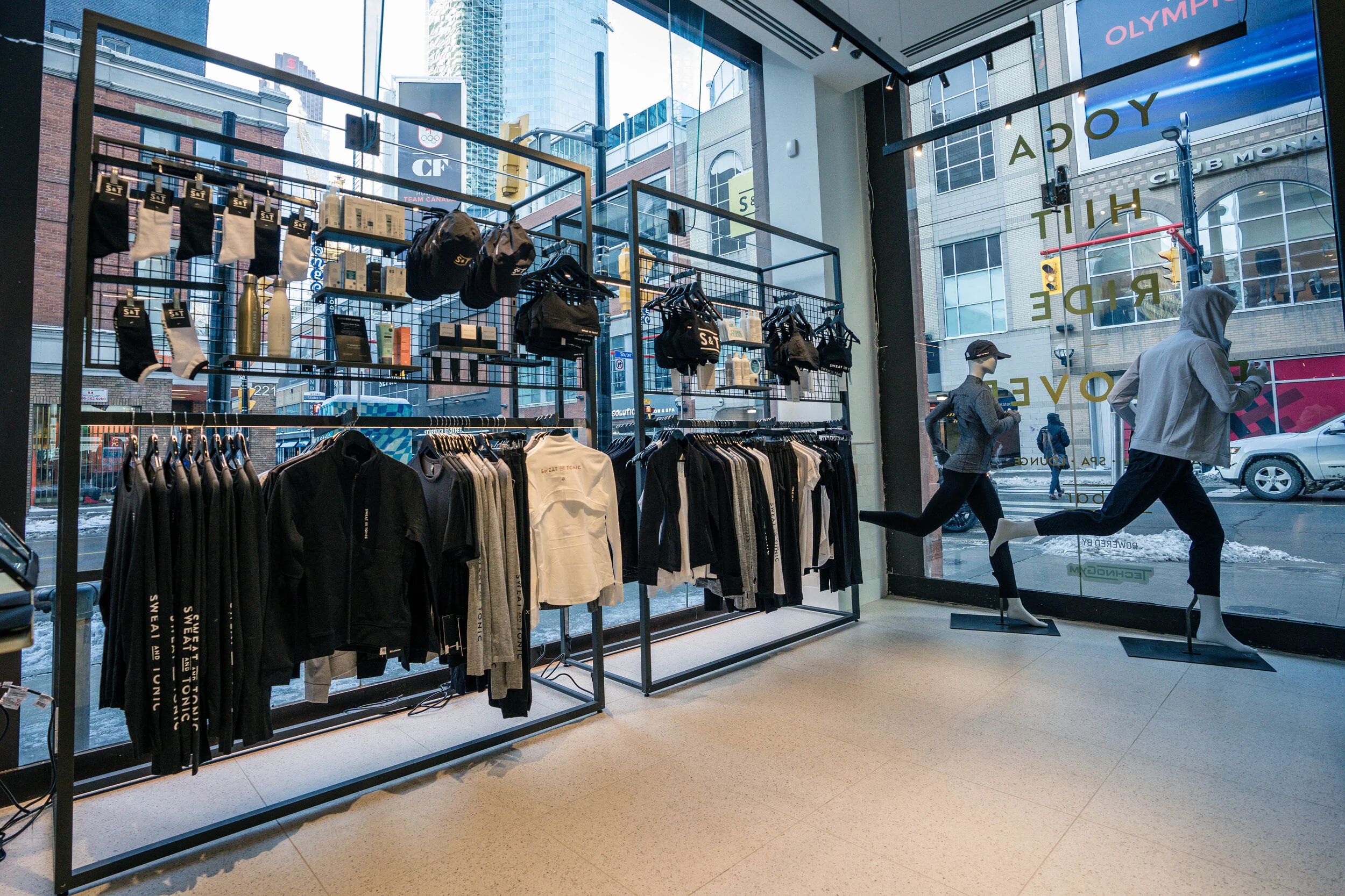 Unique Fitness Concept ‘Sweat & Tonic’ Opens in Downtown Toronto [Photos]