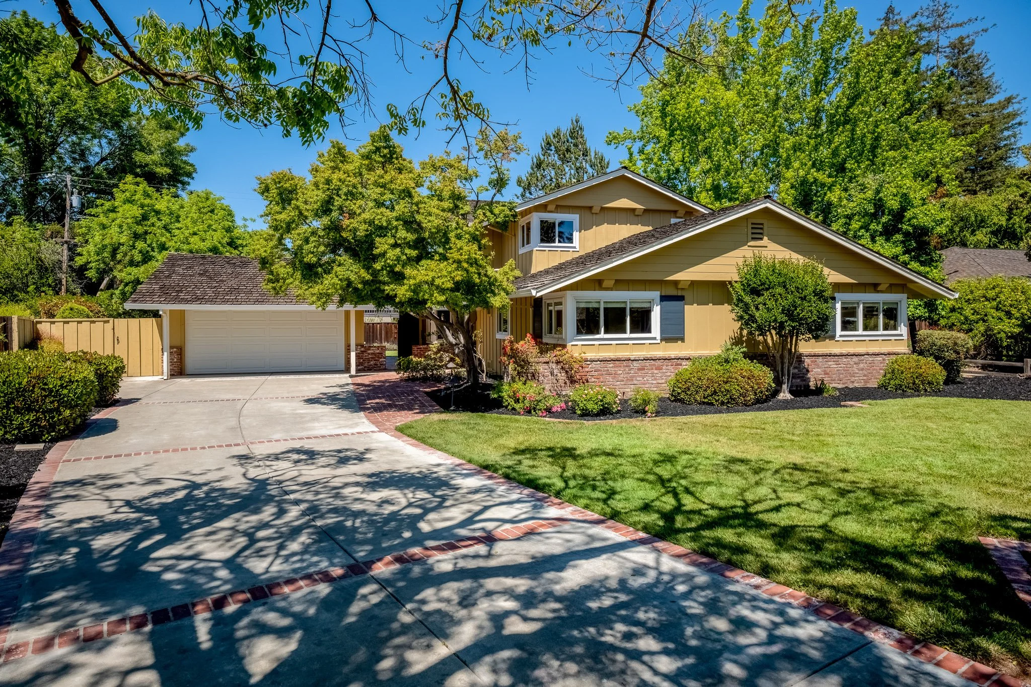 1601 Ben Roe Drive, Los Altos
