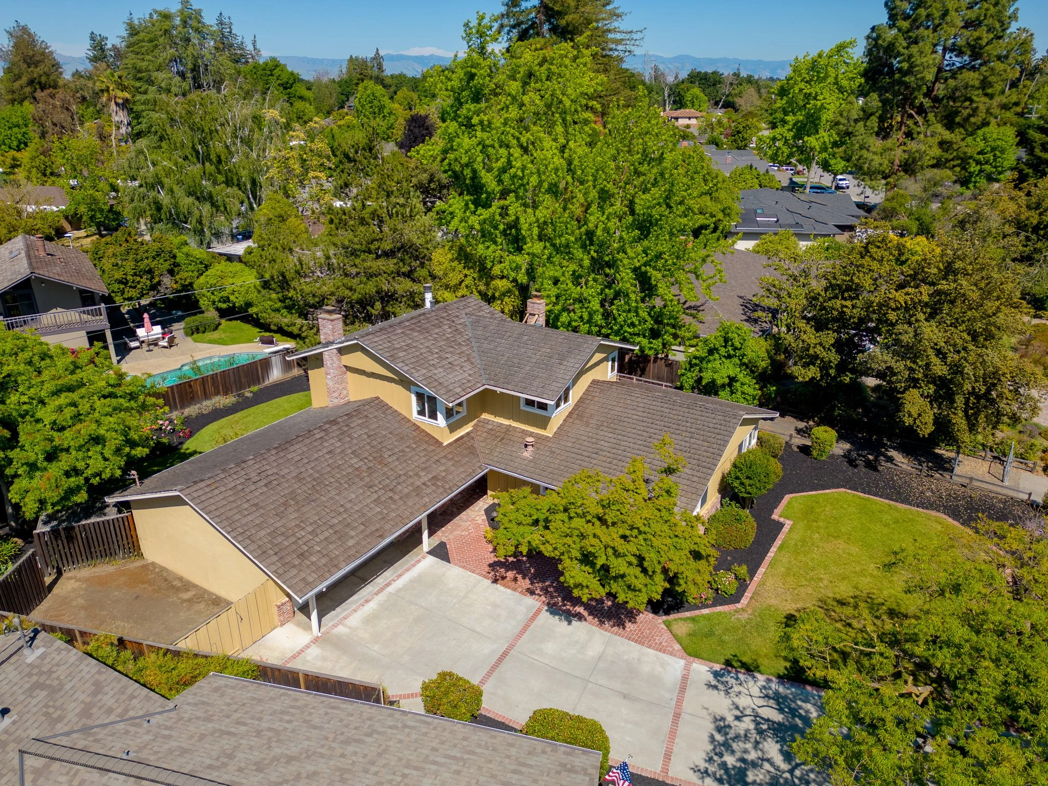 1601 Ben Roe Drive, Los Altos