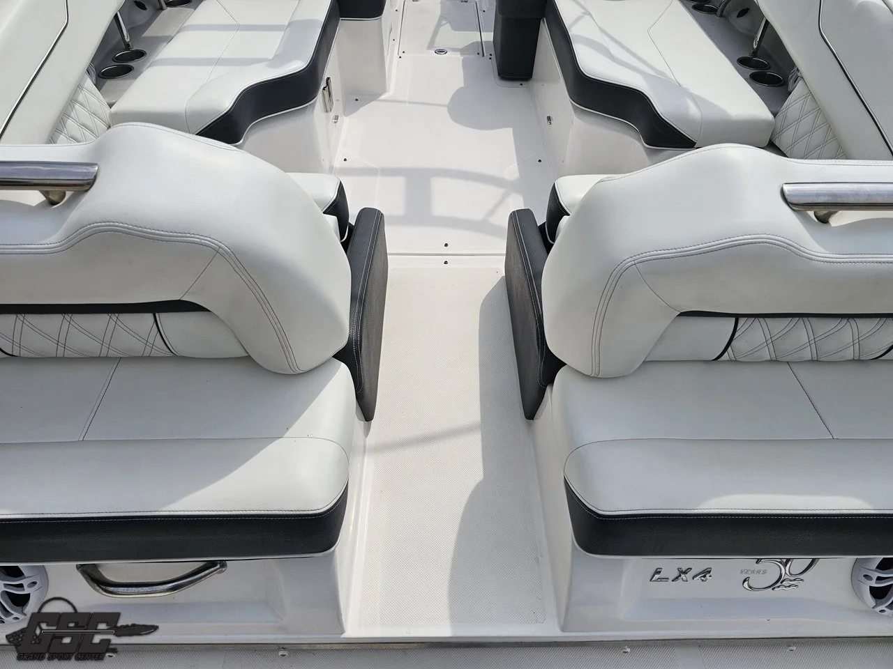Price Drop! 2021 Regal LX4 Bowrider — Grand Sport Center