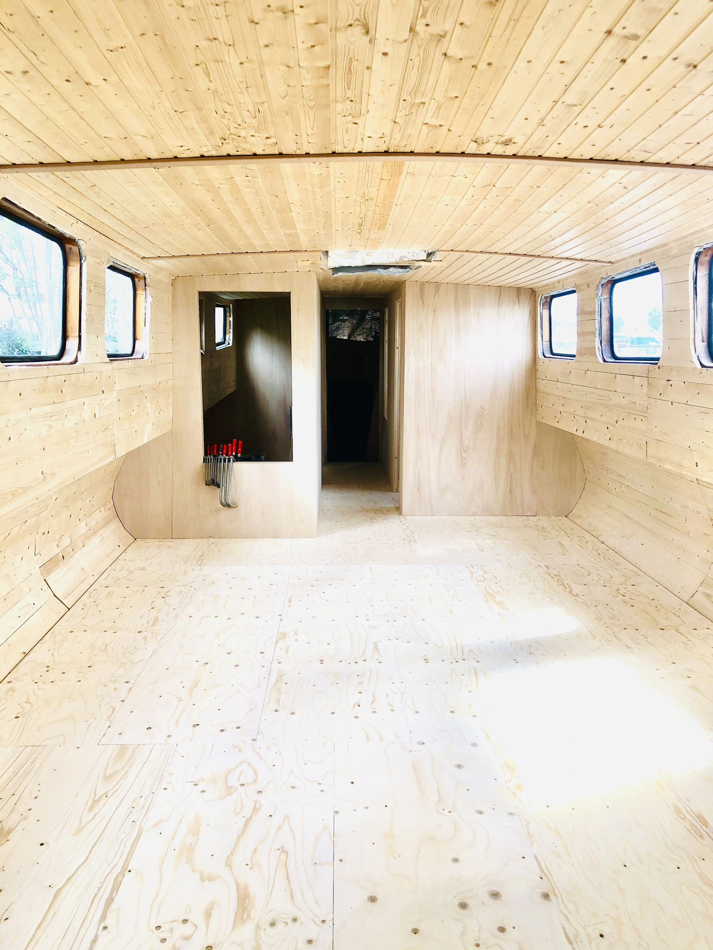 Dutch barge conversion — hellyscholten.com