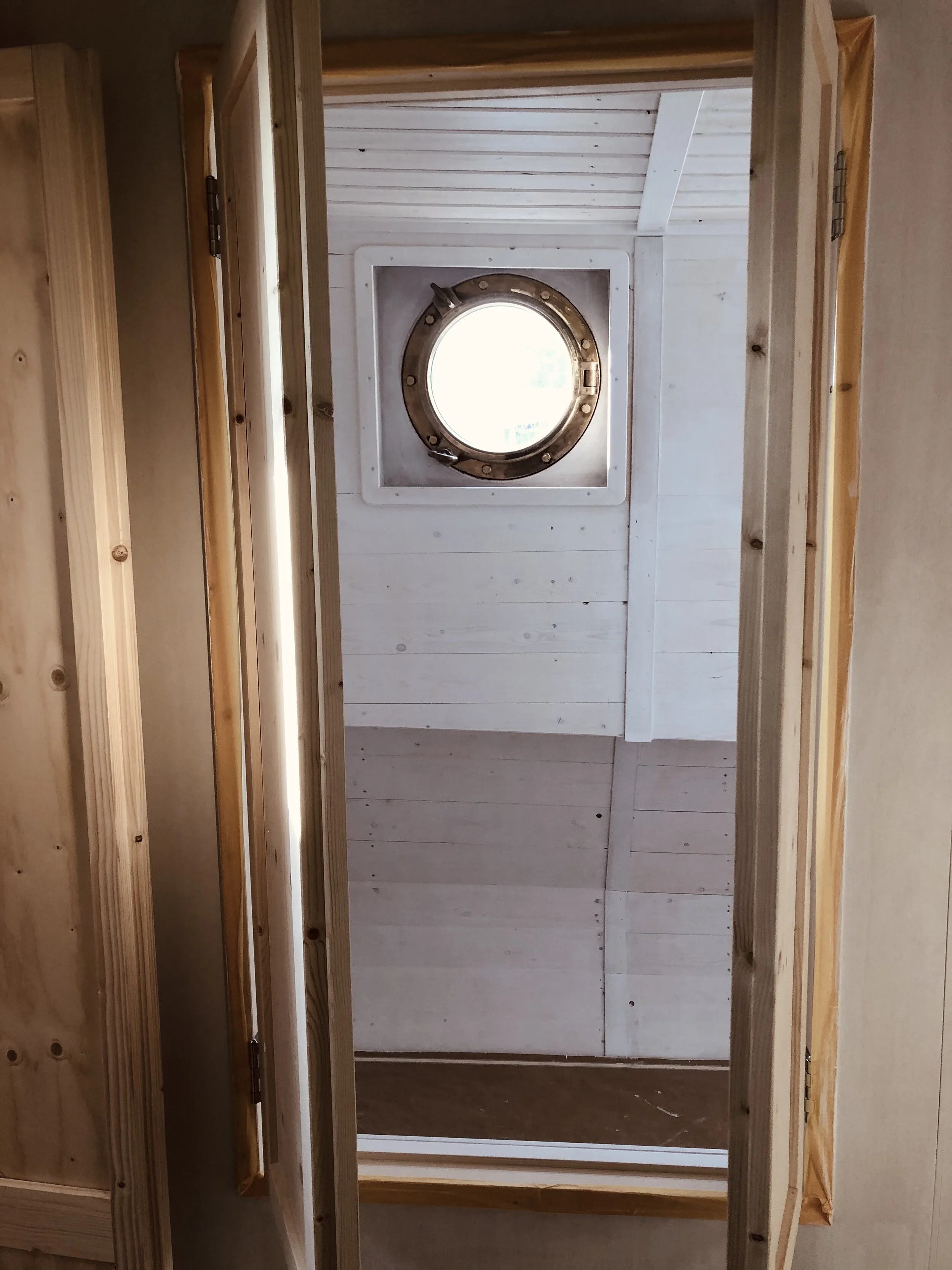 Dutch barge conversion — hellyscholten.com
