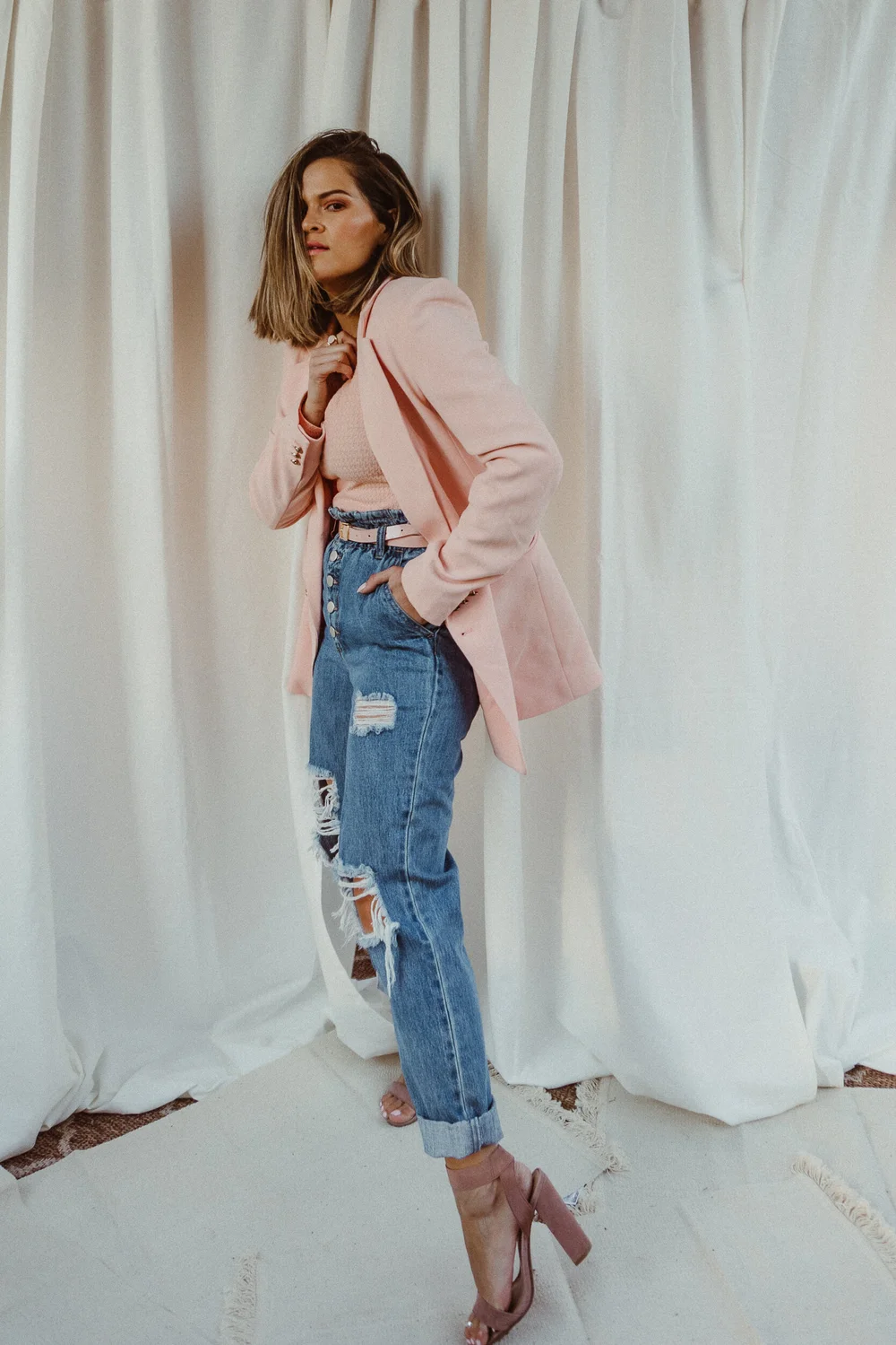 6 Way to style paperbag jeans — the style affect
