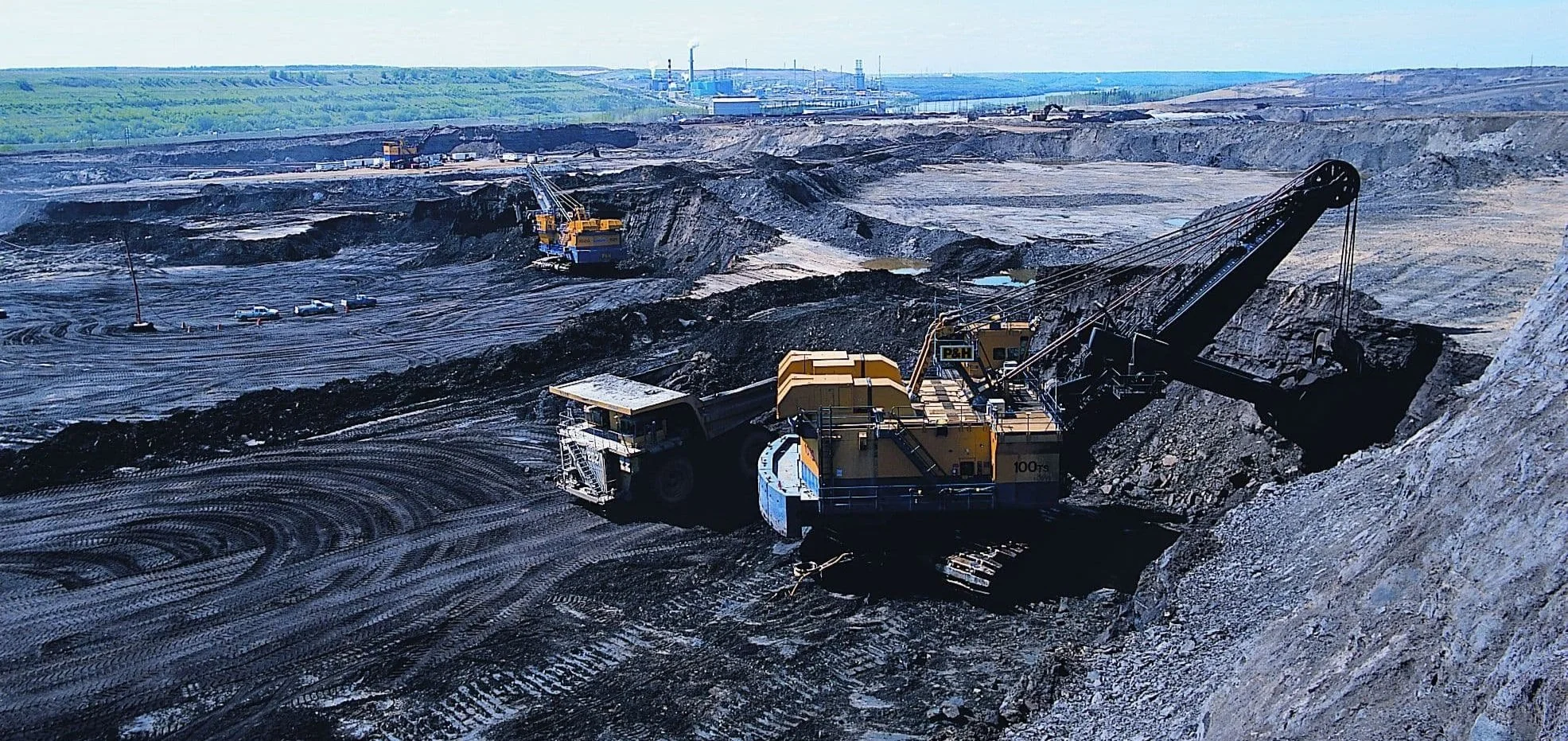 Mining the Oil Sands: A tour of Alberta's nine mining pits | Oil Sands ...