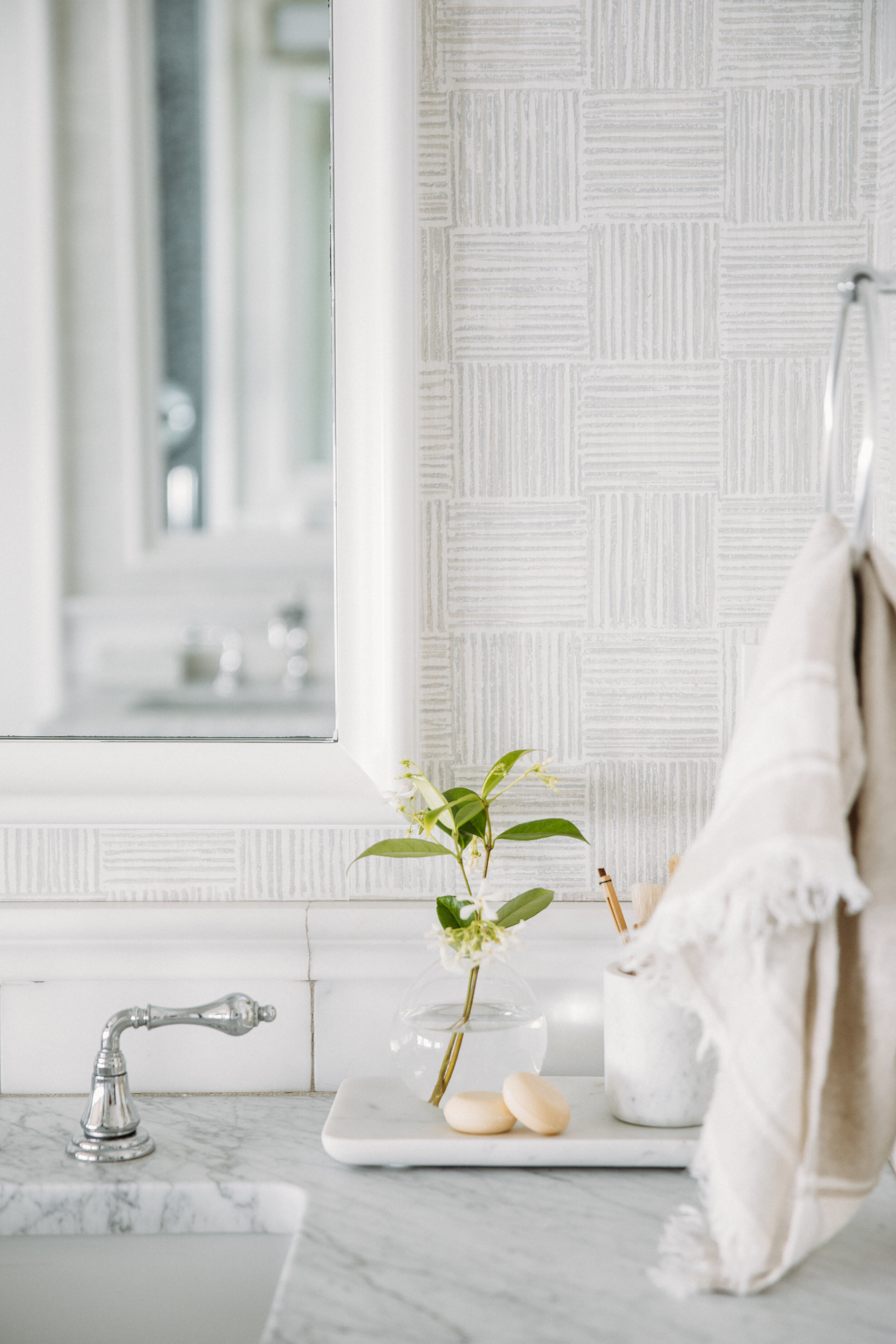 GINNY BRANCH | PROP STYLIST